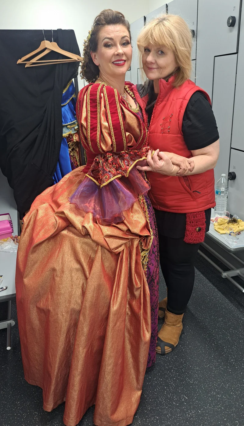 Od kostýmů Popelky – Muzikálu na ledě do galerie: Výtvarnice Alexandra ...