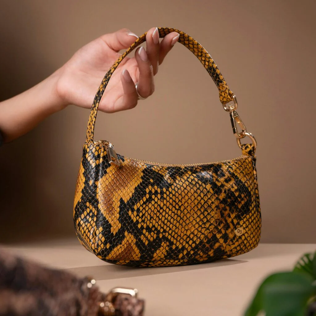 Nejlepší kabelky pro seniorky: Tyhle v roce 2026 letí