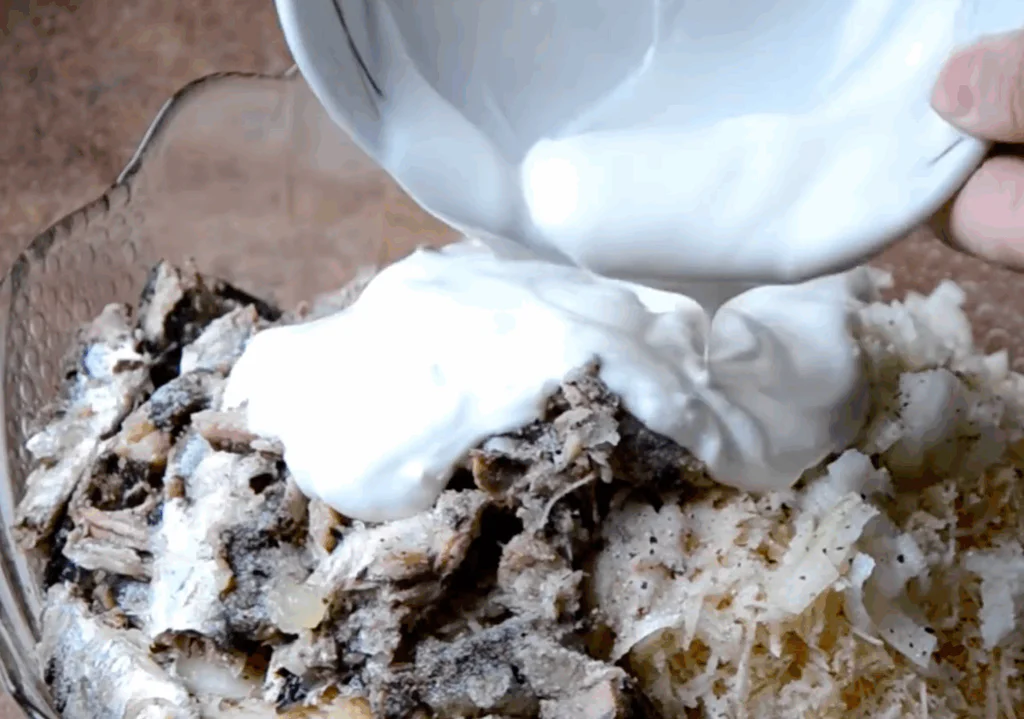 Rybičková pomazánka s celerem a bílým jogurtem: Pomazánka, u které děti netuší, že jedí celer, a ...